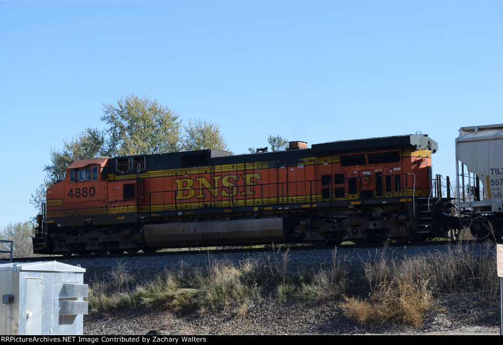 BNSF 4880